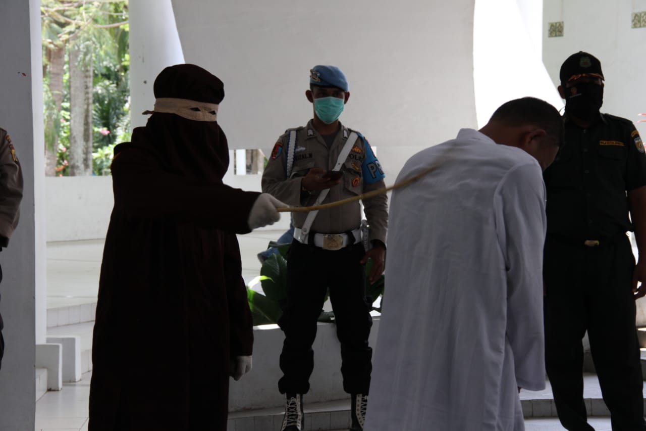 Pasangan Mesum Di Aceh Besar Dicambuk 100 Kali Analisa Aceh