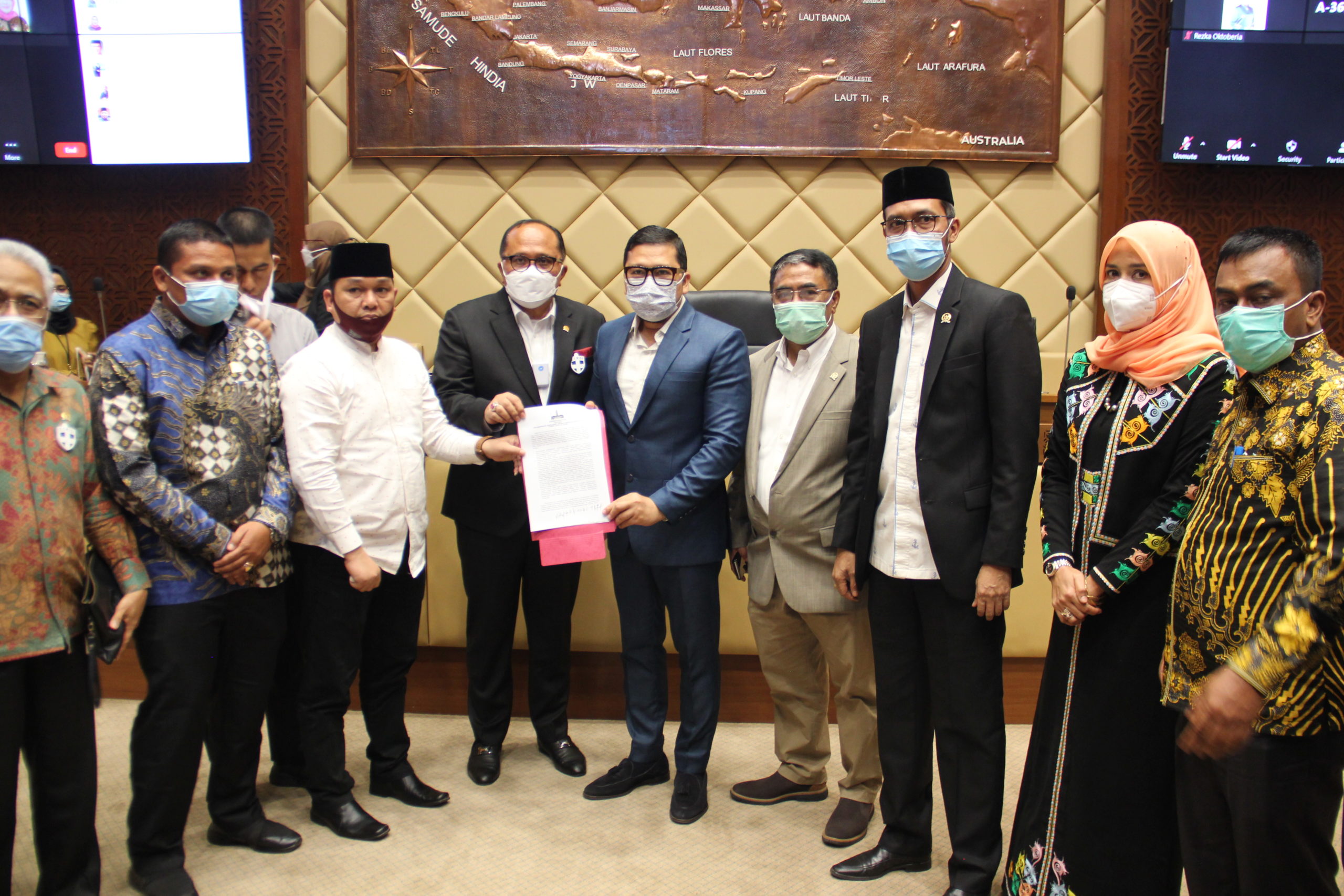Bertemu Komisi II DPR RI, Aceh Tetap Laksanakan Pilkada Serentak 2022 ... Bertemu Komisi II DPR RI, Aceh Tetap Laksanakan Pilkada Serentak 2022 ...