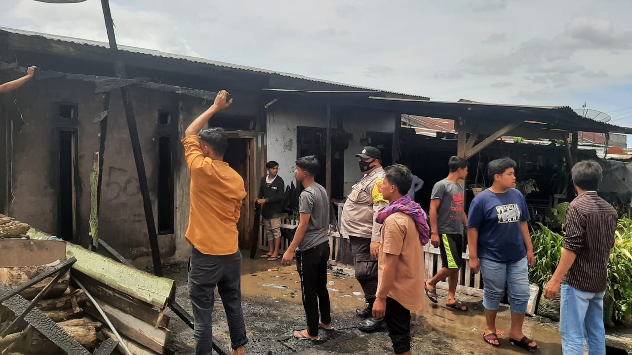Satu Unit Rumah di Bener Meriah Ludes Terbakar | Analisa Aceh Satu Unit Rumah di Bener Meriah Ludes Terbakar | Analisa Aceh